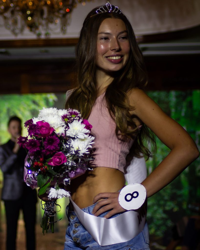 A real life tooth fairy crowned Miss London at Miss England's first ...