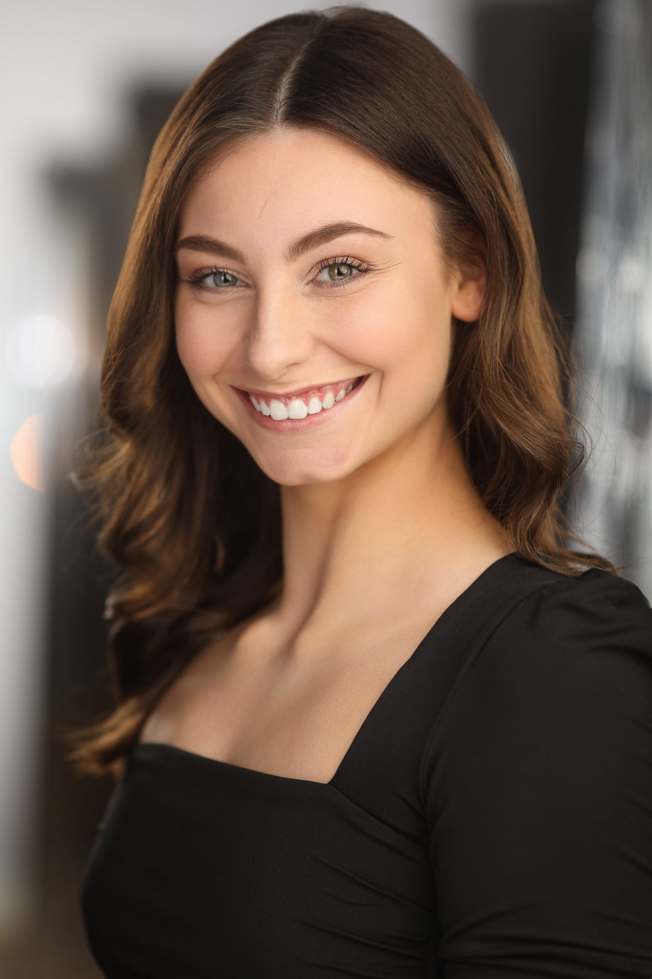 First two contestants to qualify for the photoshoot final of Miss ...